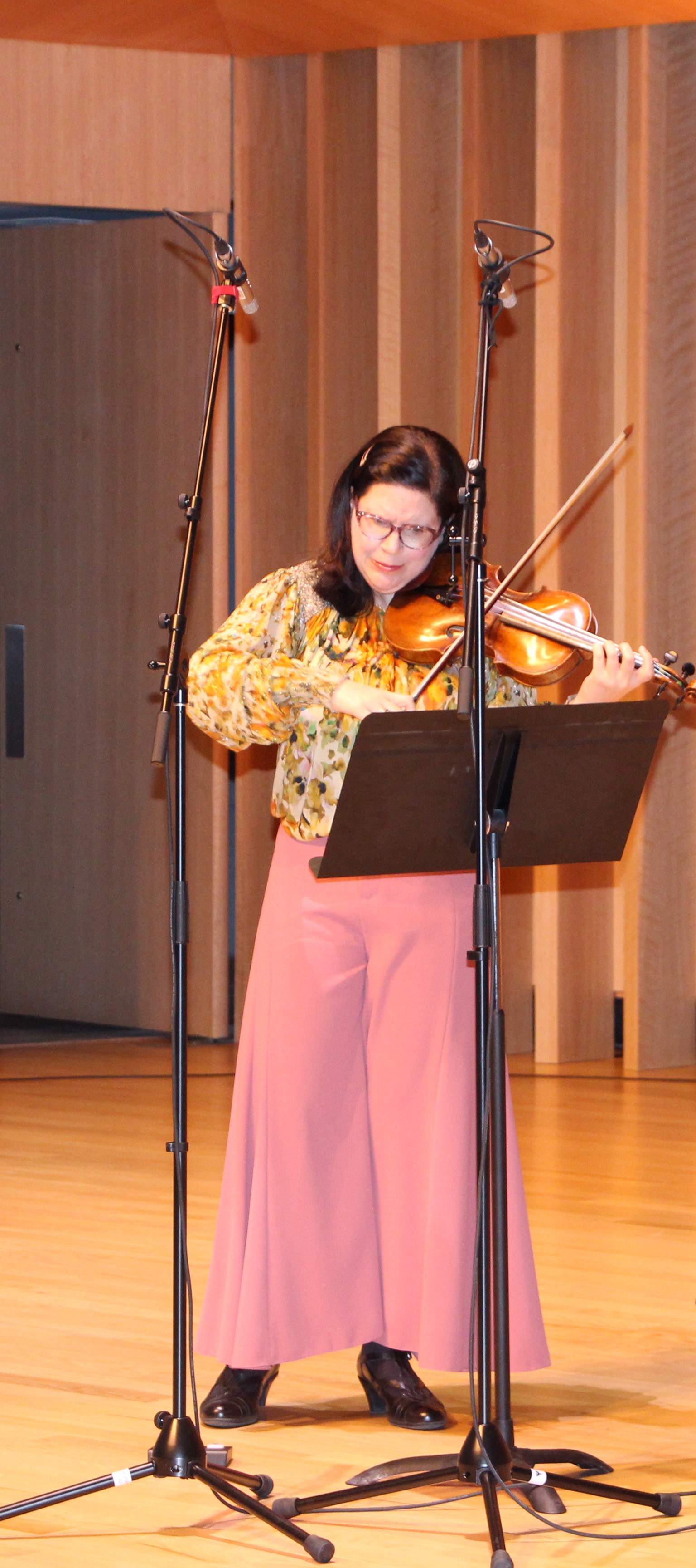 Gillian Smith, Violinist – Music, bio, and more for Gillian Smith ...